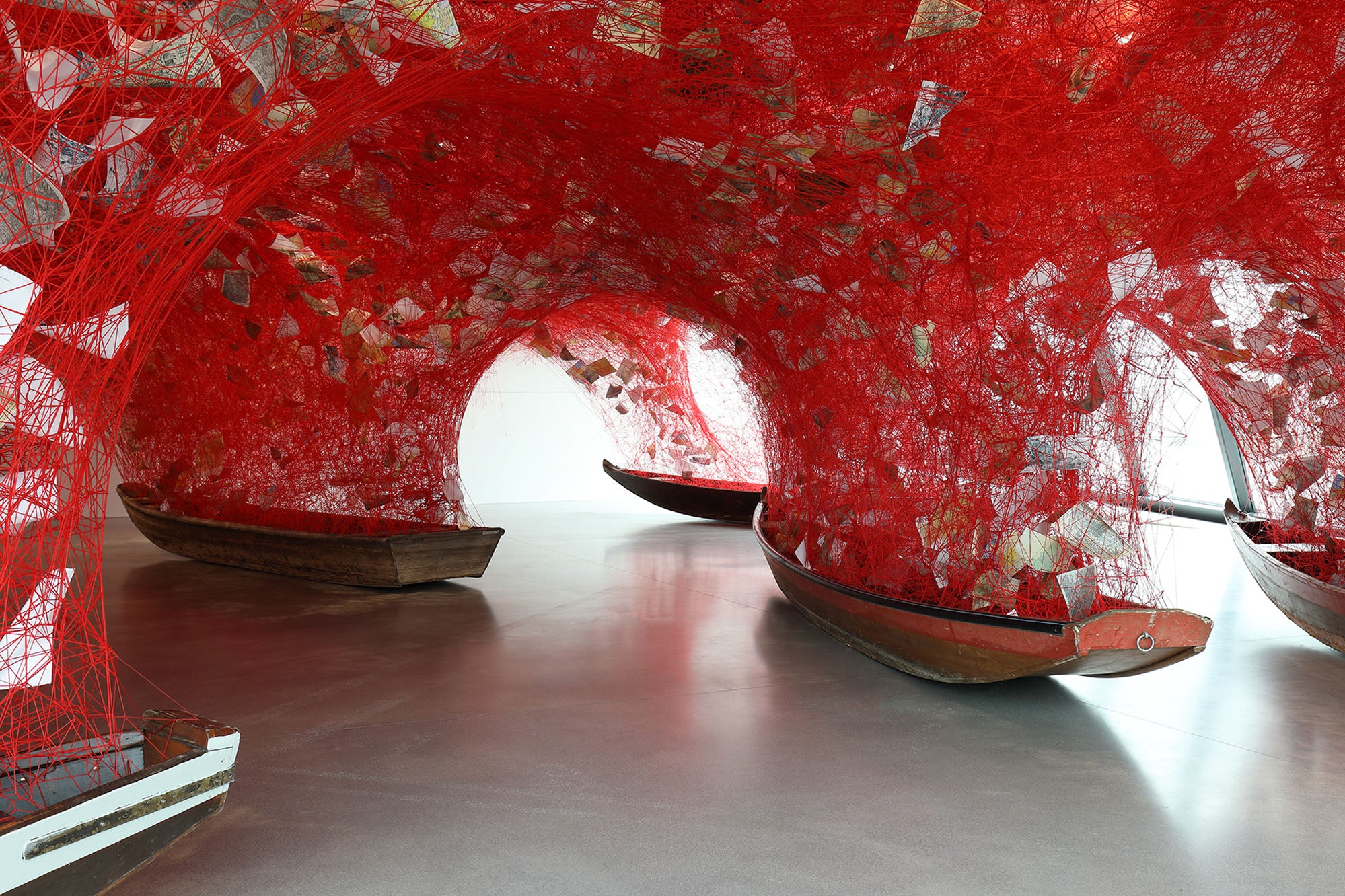 CHIHARU SHIOTA | ACROSS THE RIVER – KÖNIG GALERIE