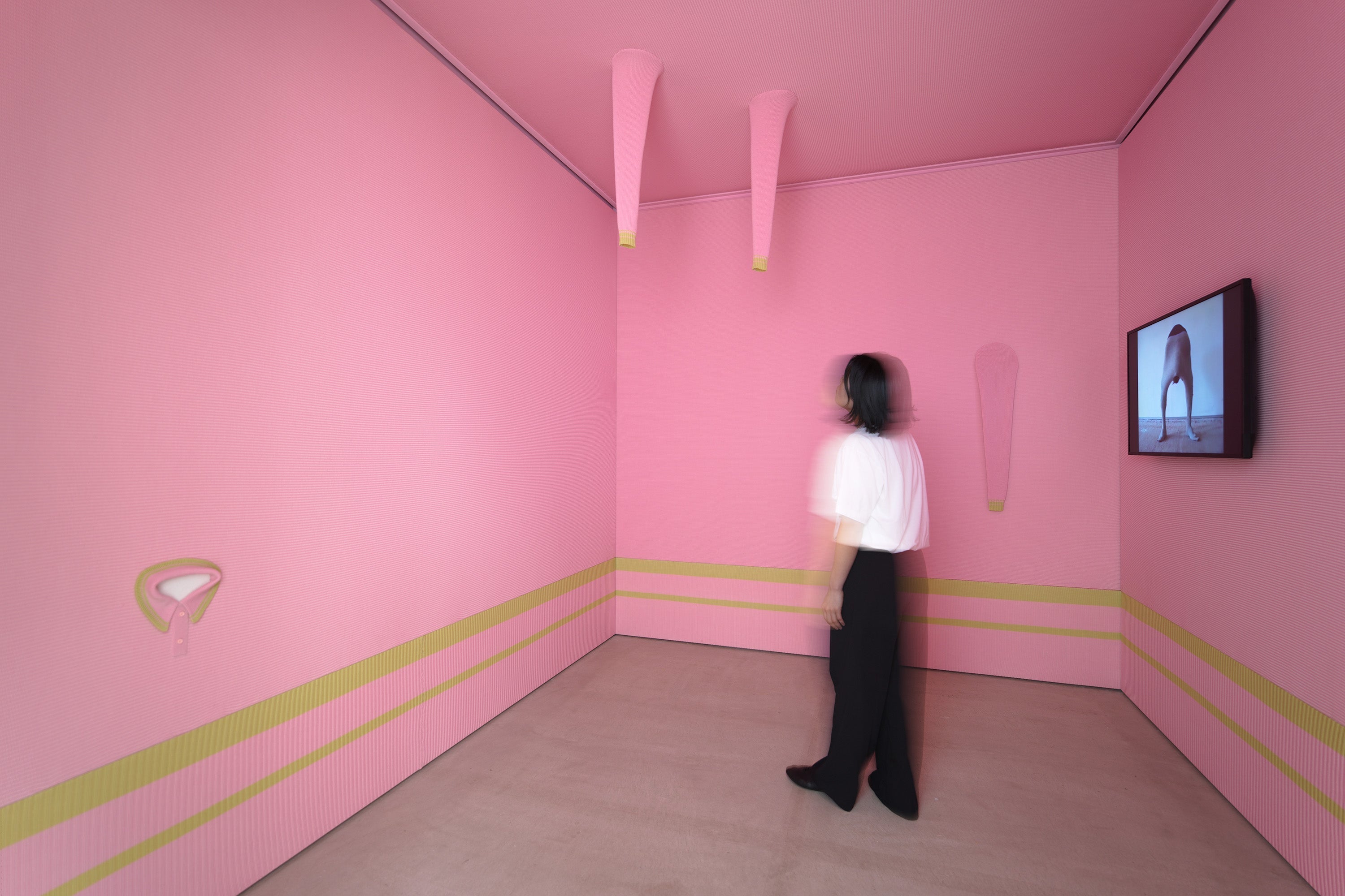 ERWIN WURM | HUMAN FORM – KÖNIG GALERIE