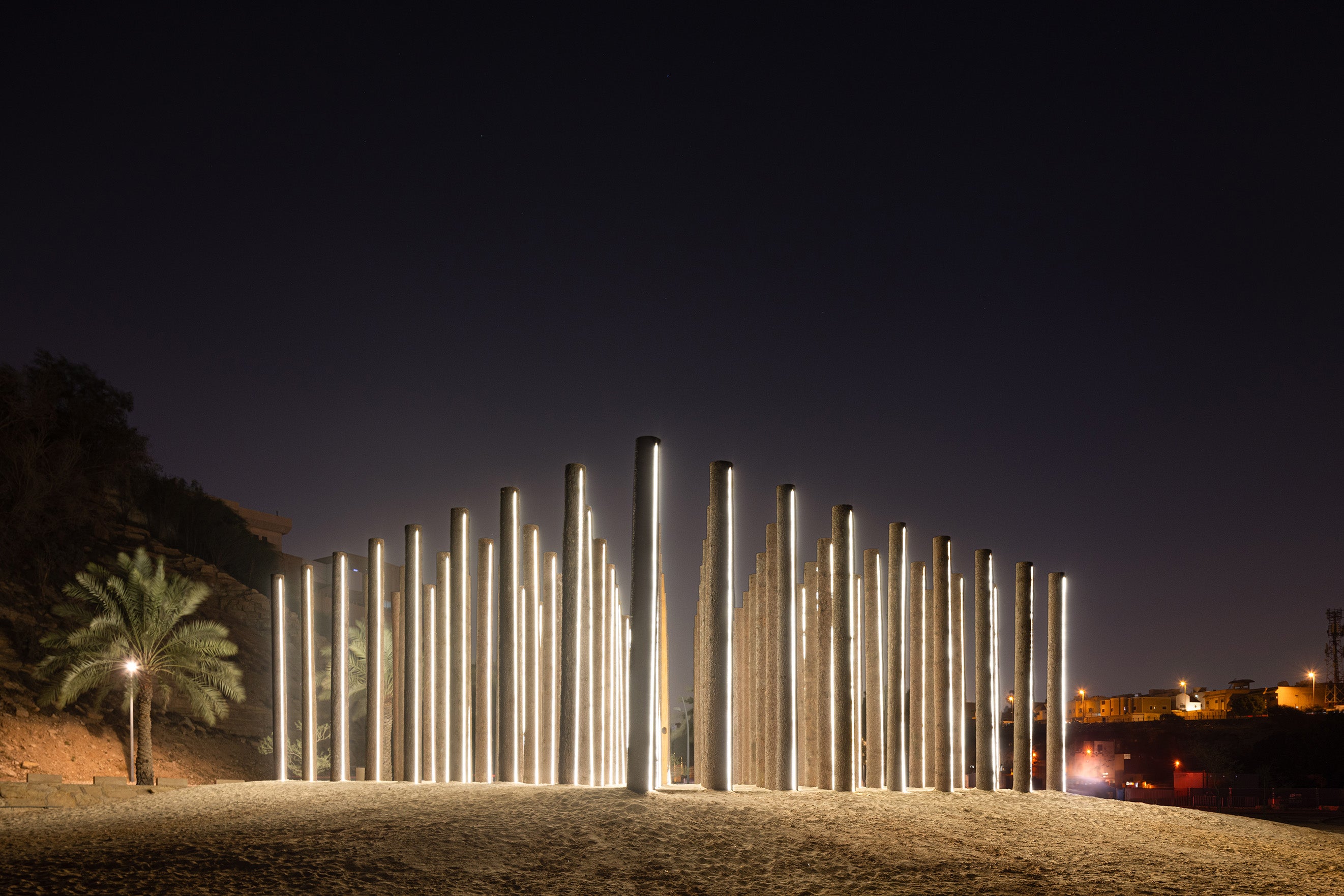 NOOR RIYADH 2023 | THE BRIGHT SIDE OF THE DESERT MOON – KÖNIG GALERIE